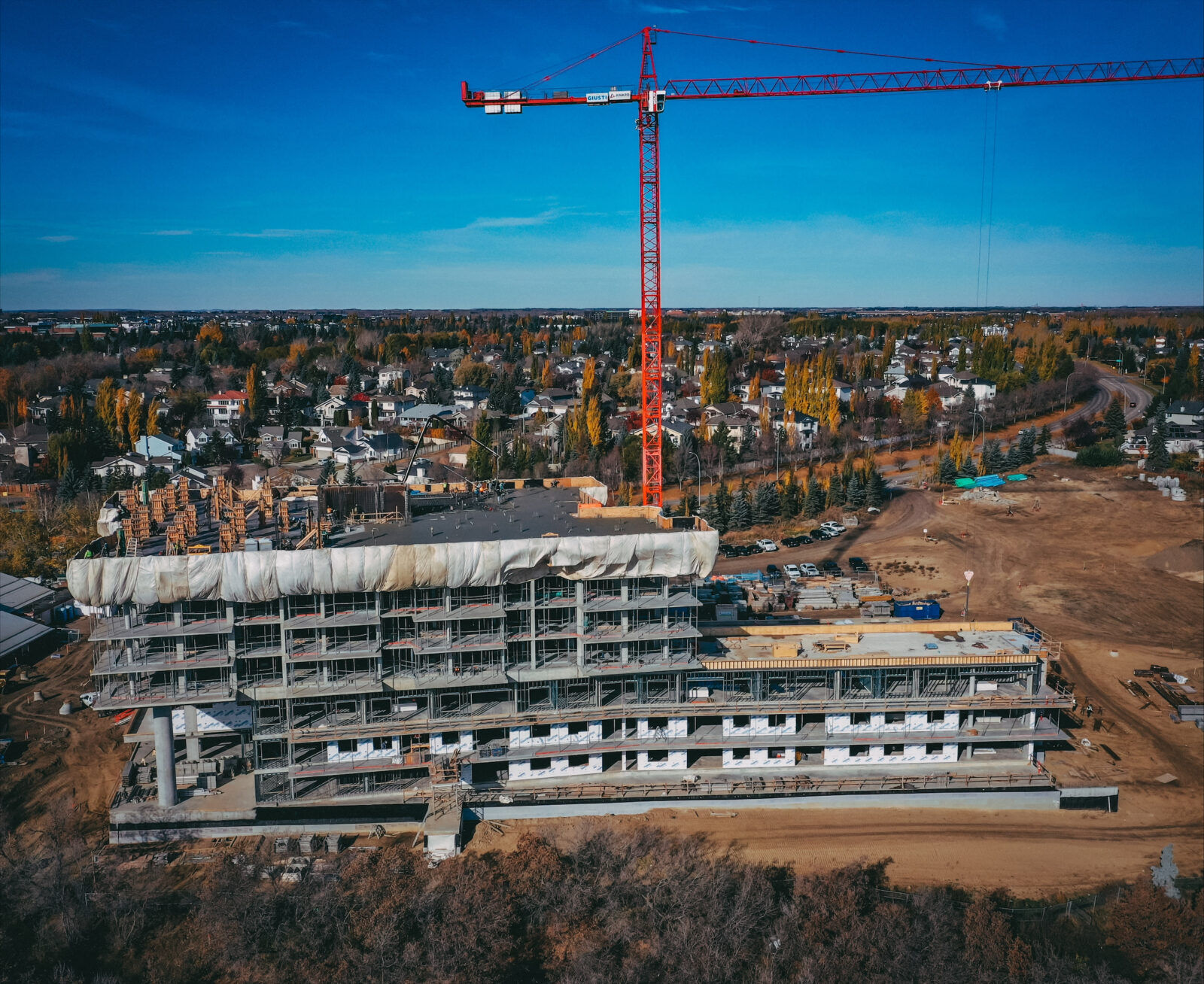 EXPERIENCE THE VIEWS - River Bank